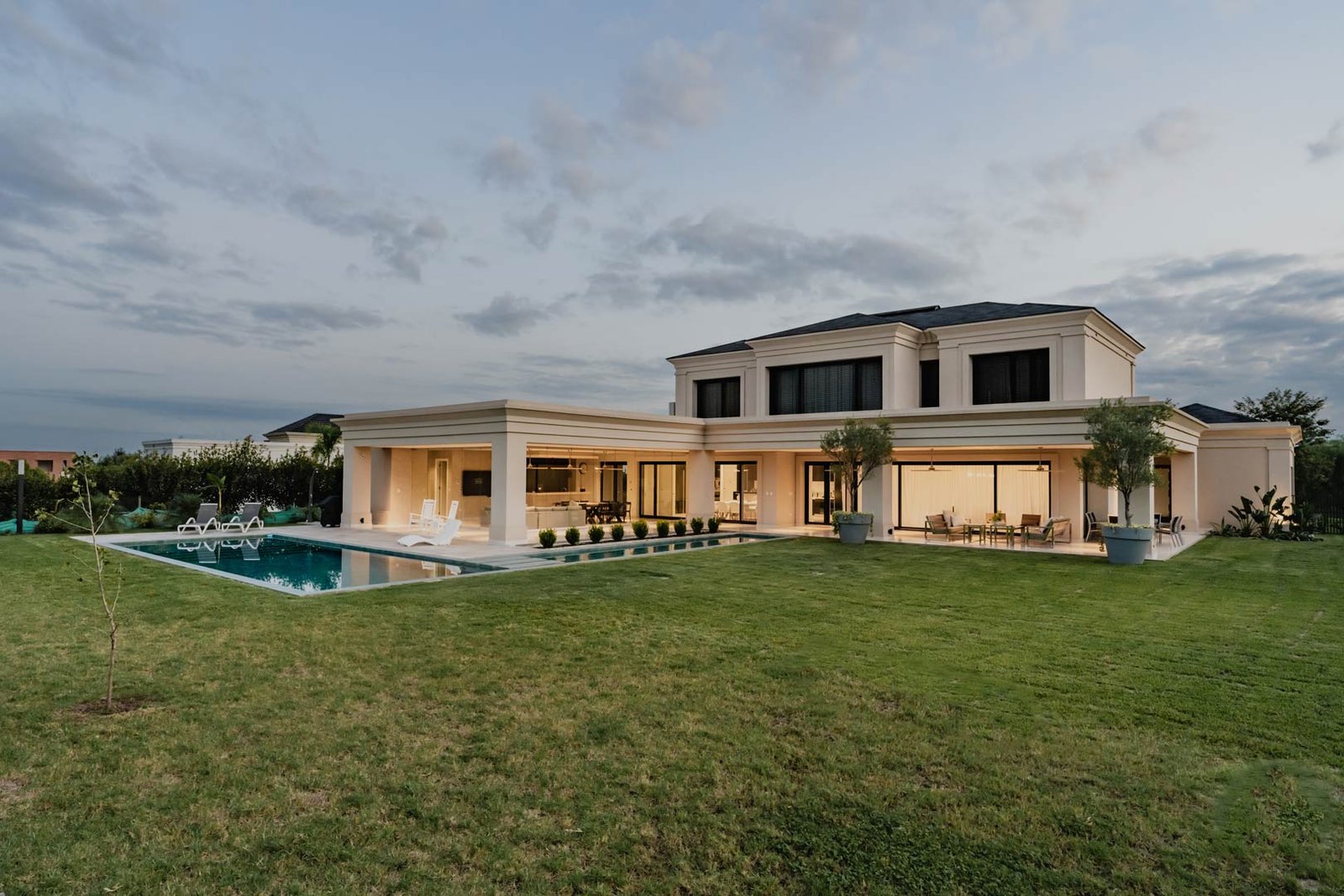 Estudio Apa Arquitectura - Casa Eterno Clasicismo - Portal de Arquitectos