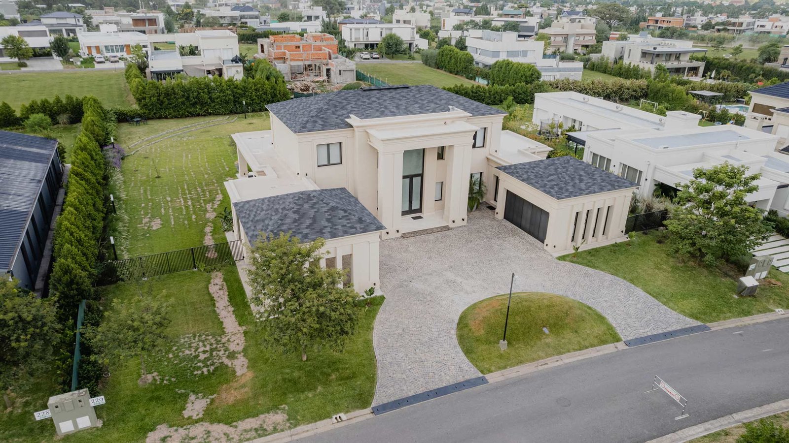 Estudio Apa Arquitectura - Casa Eterno Clasicismo - Portal de Arquitectos